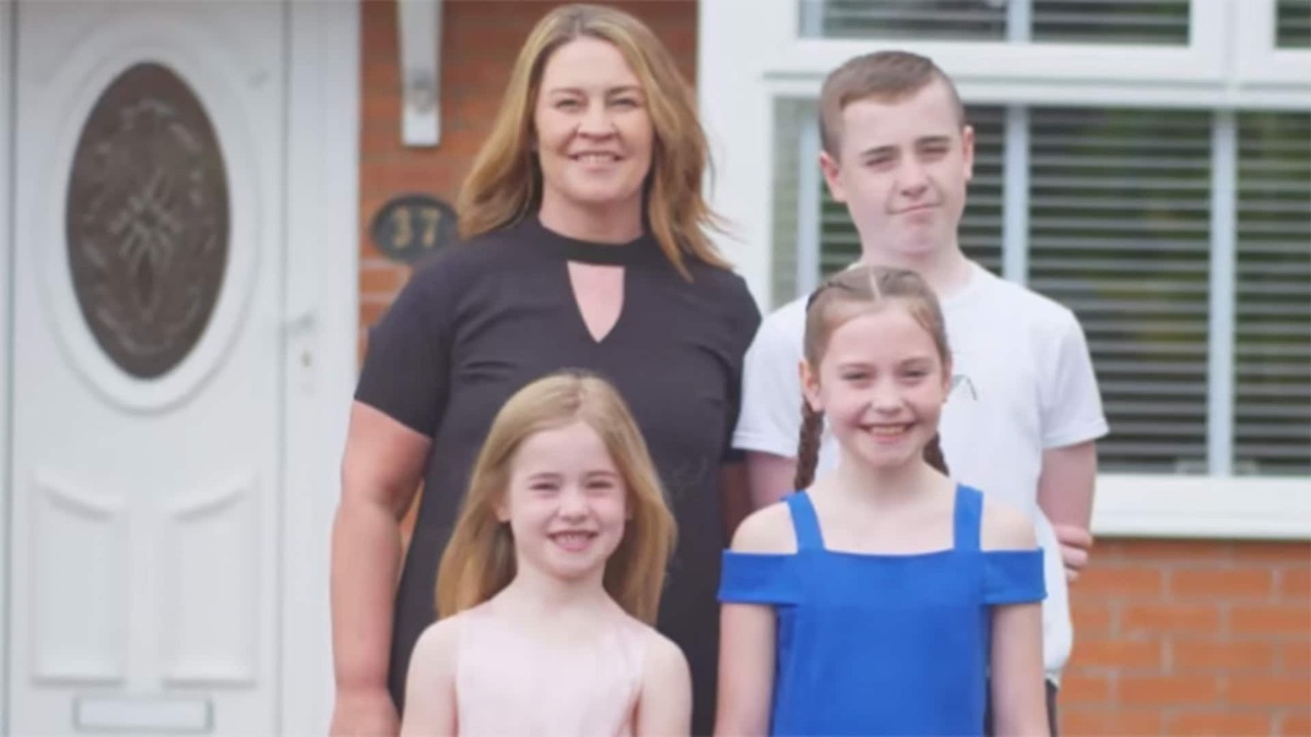 Episode 1 - Eat, Shop, Save (Season 1, Episode 1) - Apple TV