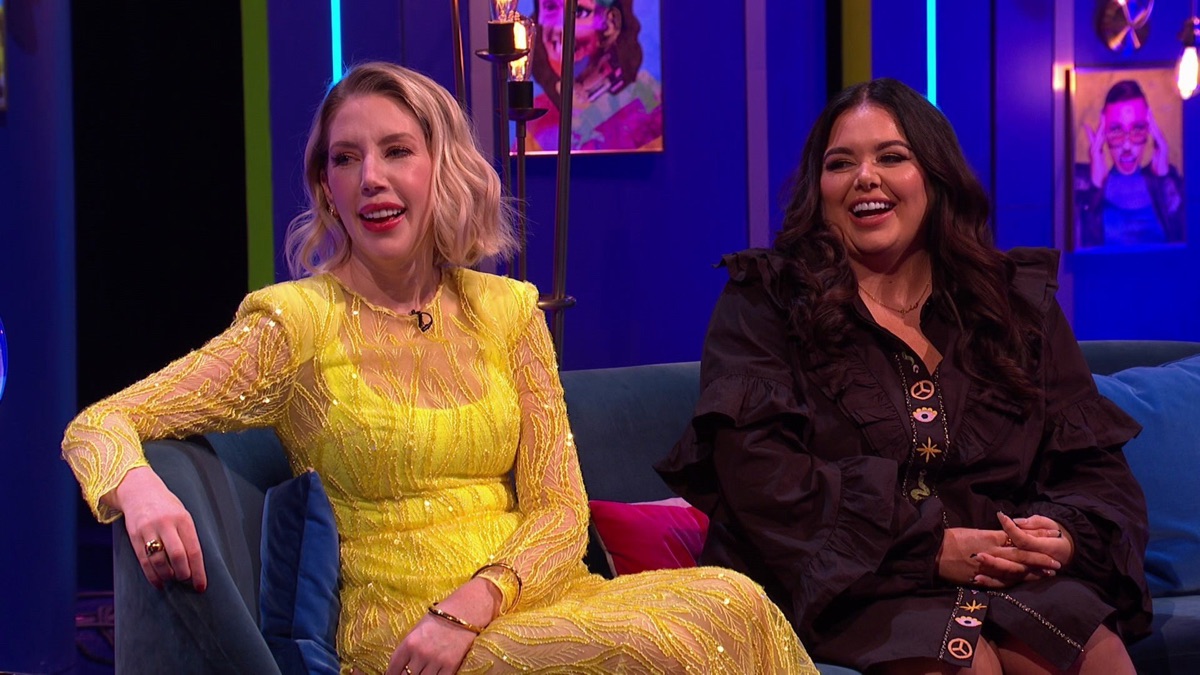 Scarlett Moffatt & Chloe Petts - Out of Order (Series 1, Episode 9 ...