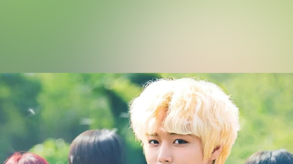 ‎At a Distance, Spring is Green - Apple TV