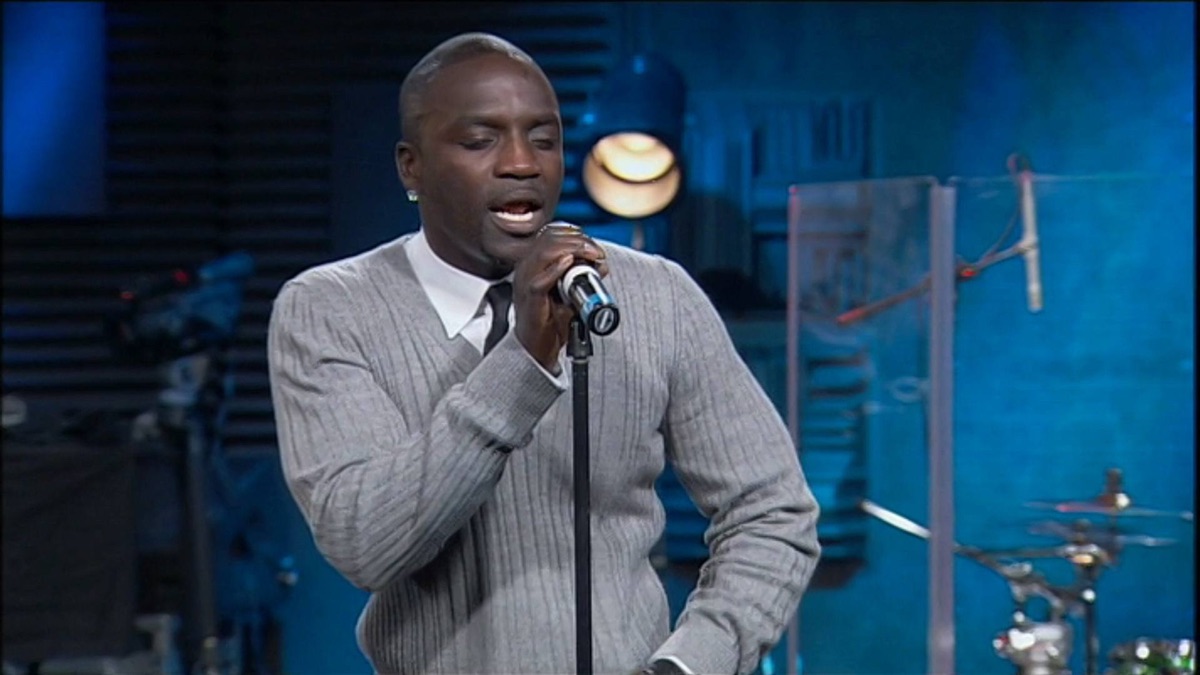 Akon - Live in 2008 - Apple TV (CA)