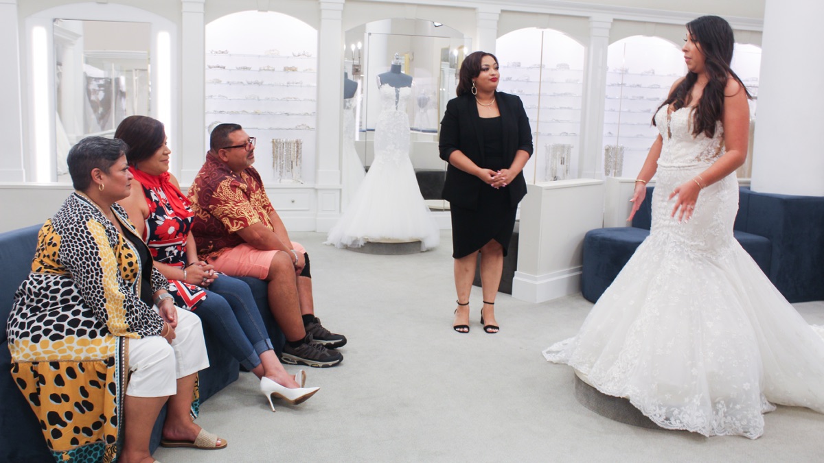 Three B's: Back, Biceps, Booty - Say Yes to the Dress (Series 22, Episode 2) - Apple TV (UK)