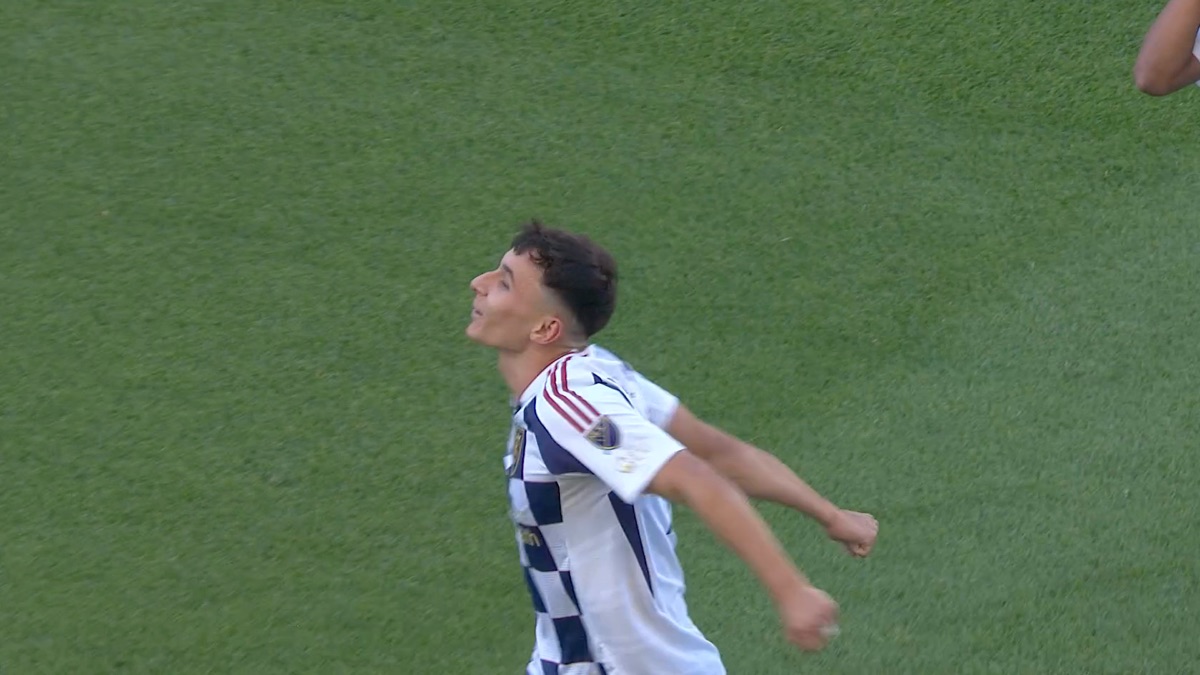 ‎Goal: N. Caliskan vs. STL, 6' - Watch MLS Highlights