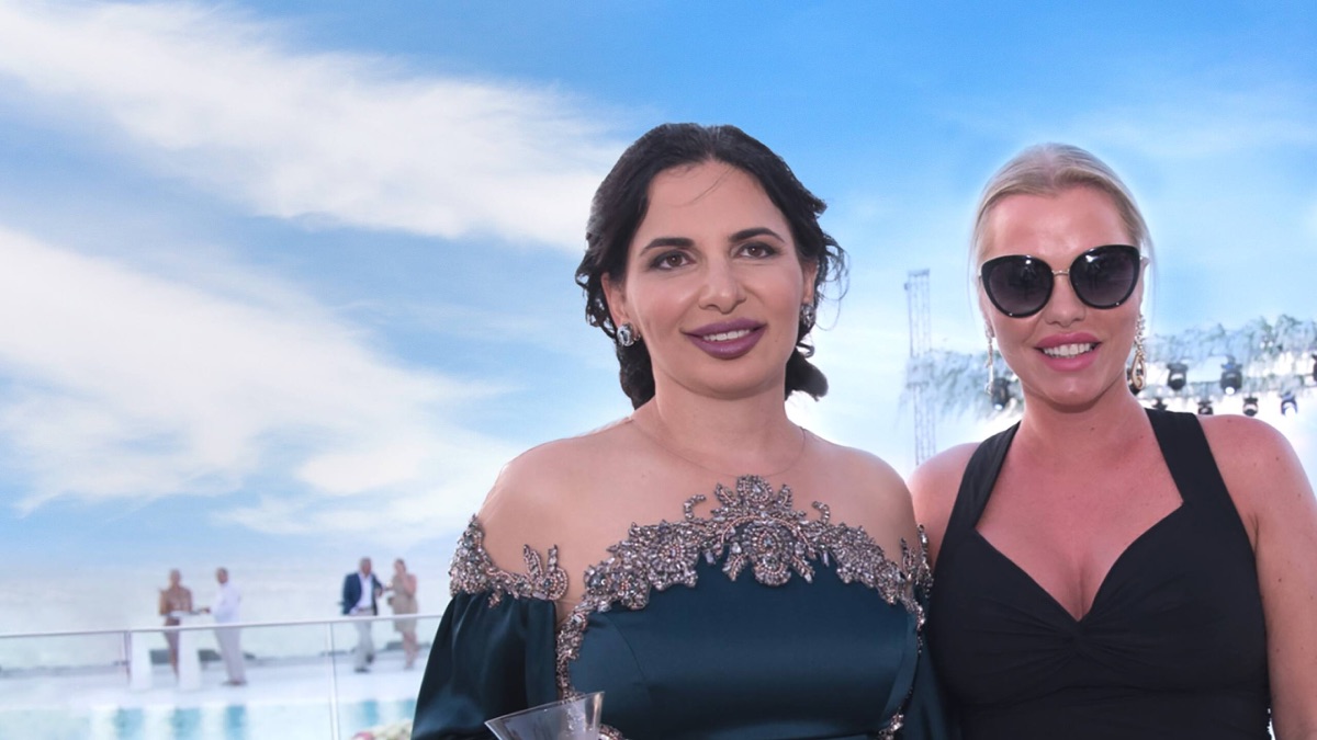 Crypto Queen: The Onecoin Scam - Apple TV (AU)