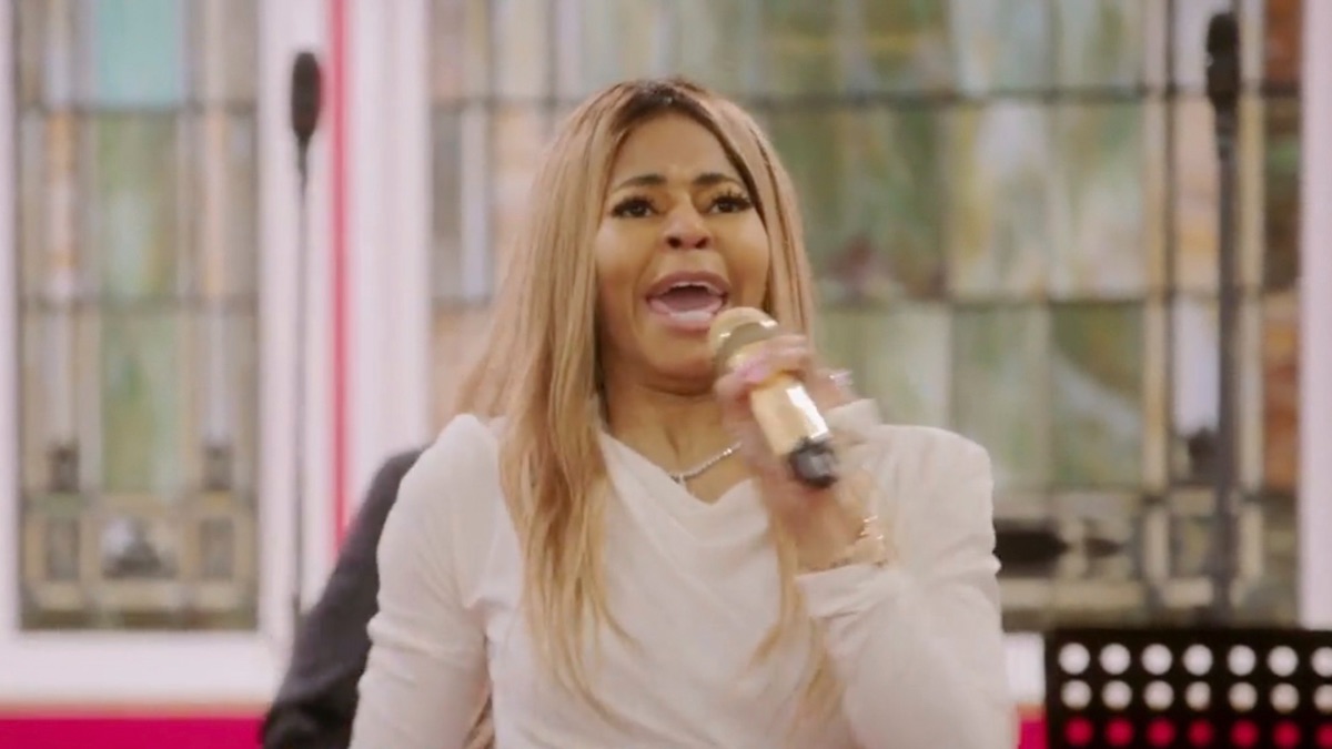 ‏الحلقة 3 - ذا كولت أوف ذا ريل هاوسوايف (الموسم 1، الحلقة 3) - Apple TV ...