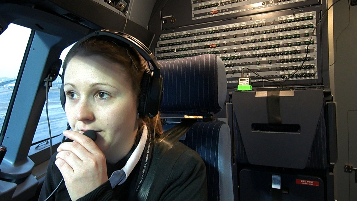 Episode 2 – easyJet: Inside the Cockpit (Season 2, Episode 2) - Apple ...