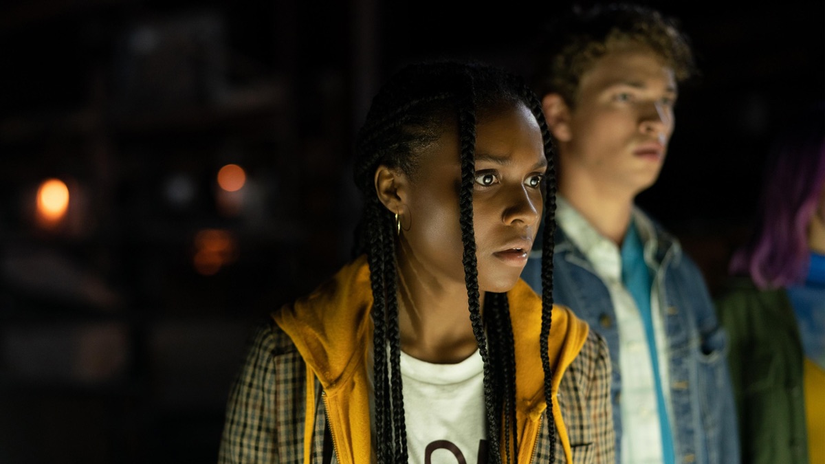 Unidentified Flying Object - Naomi (Series 1, Episode 2) - Apple TV (JO)