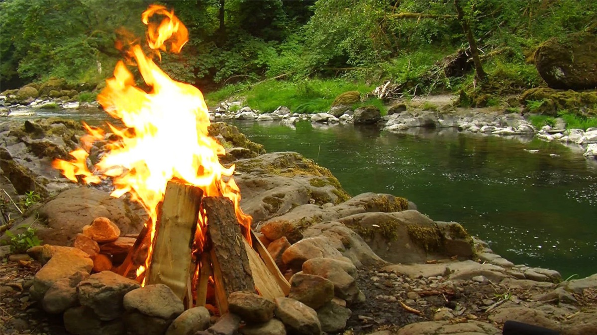 Campfire for Your Home : Daytime by the River With Music - Apple TV