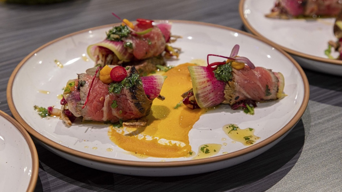 ‎Alex vs Beef - Alex vs America (Series 1, Episode 2) - Apple TV (CL)