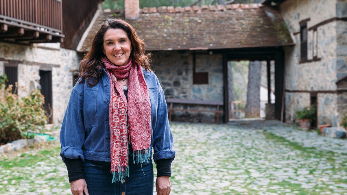 Treasures With Bettany Hughes - Apple TV (DK)