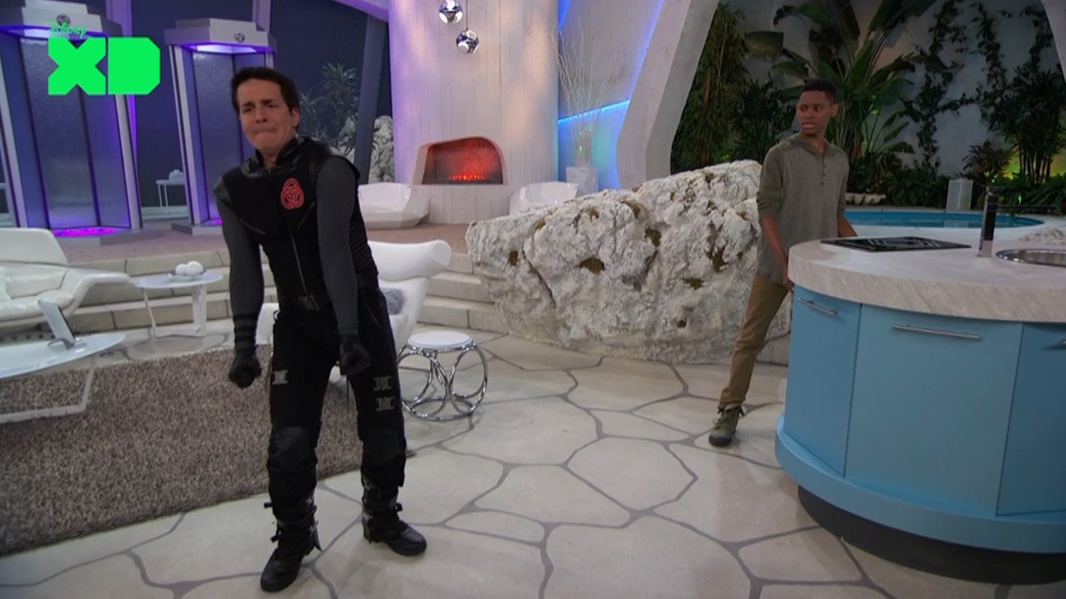 Left Behind - Lab Rats (Series 4, Episode 3) - Apple TV (LV)