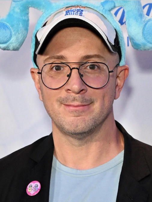 ‎Steven Burns Movies and Shows - Apple TV