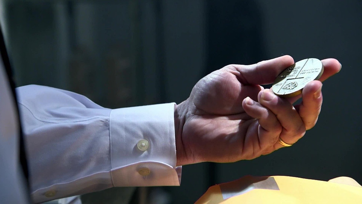 ‎Metal Winners, the Big Con and Operation Babylift - Mysteries at the ...