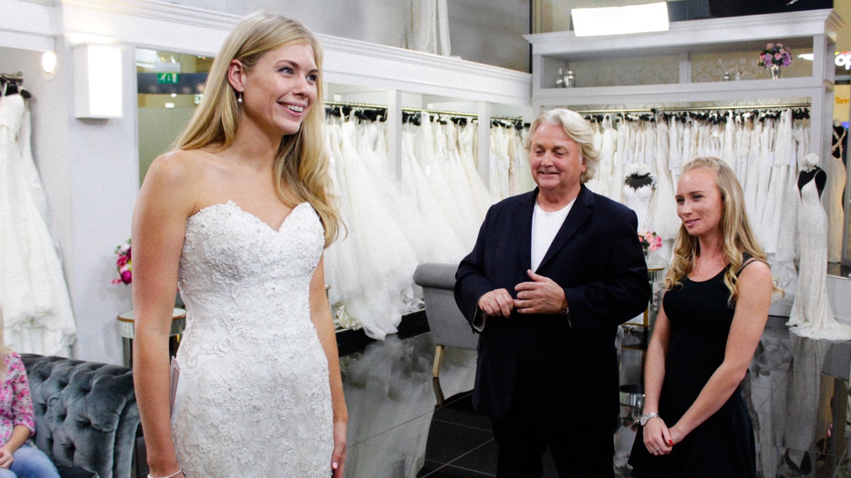 The Princess Vs. Fishtail Show - Say Yes to the Dress: UK (Series 3 ...
