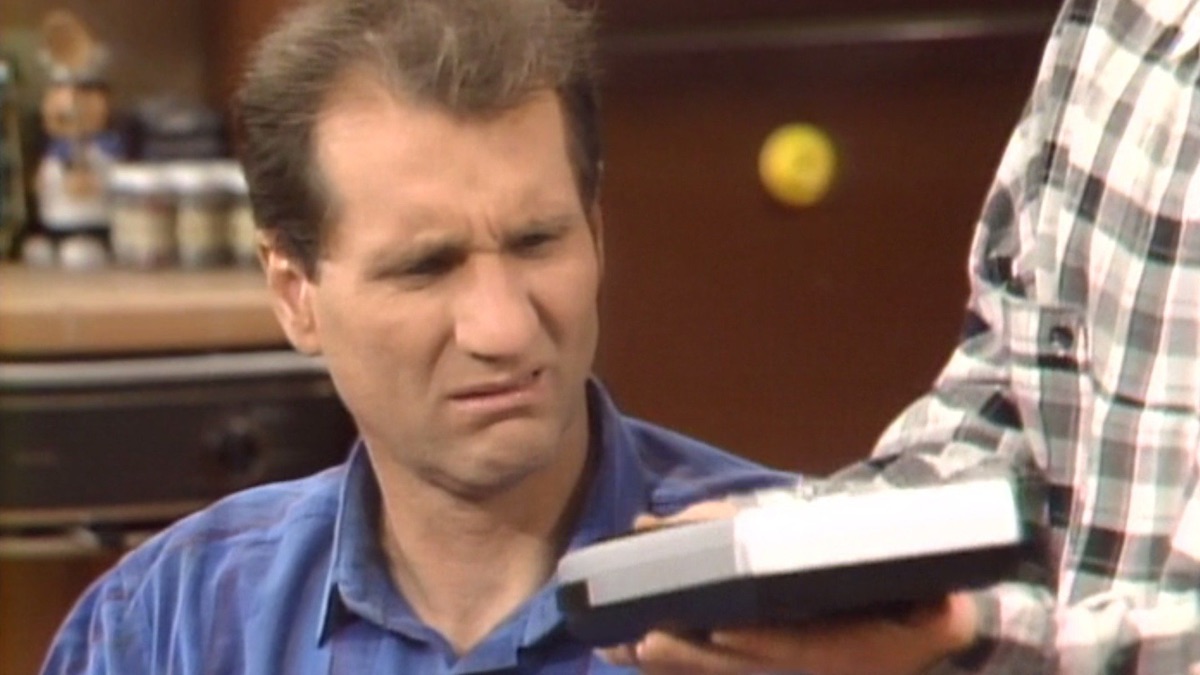 ‎Yard Sale - Married... with Children (Series 4, Episode 23) - Apple TV ...