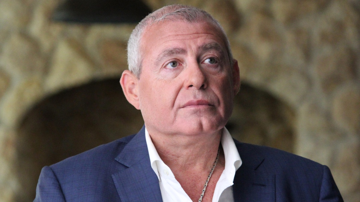 From Russia With Lev - Apple TV