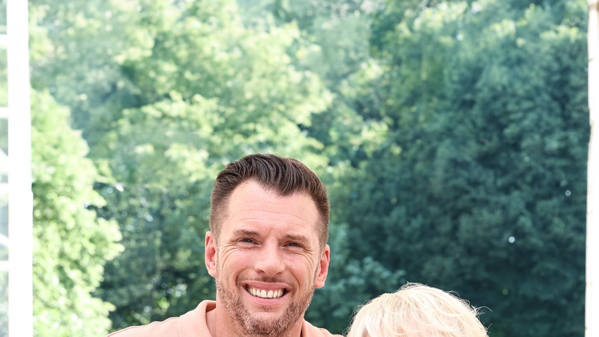 ‎Le meilleur pâtissier : qui sera plus fort que le grimoire de Mercotte ...