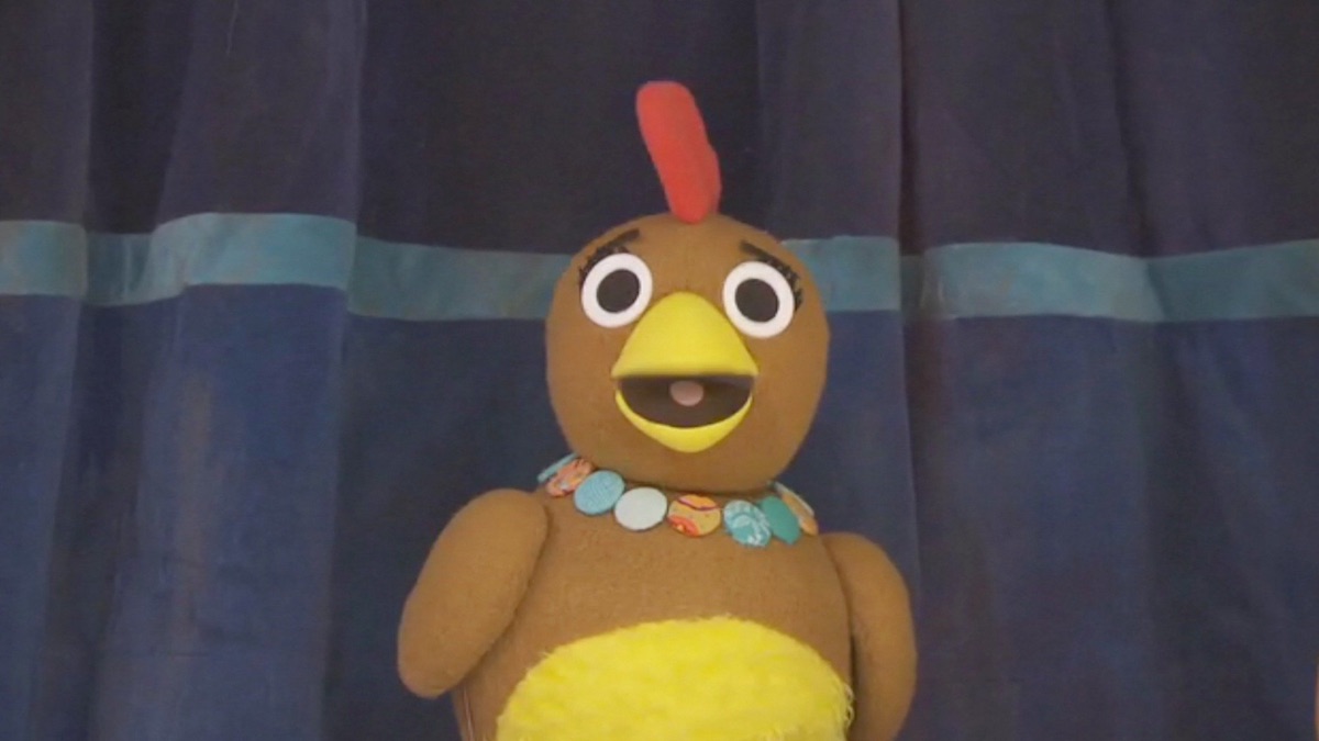 Little Red Riding Chica / Blue Ribbon Chica - The Chica Show (Season 2 ...