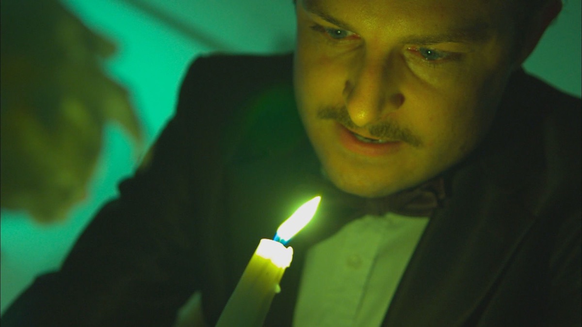 ‎Enrico Colantoni; Lisa Lisa; Bernie Kopell; Heather McDonald – Celebrity Ghost Stories (sæson 4 ...