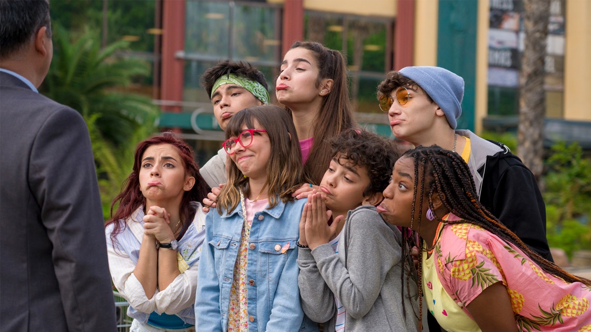 Saving El Bosque - Ayla & The Mirrors (Series 1, Episode 4) - Apple TV (PL)