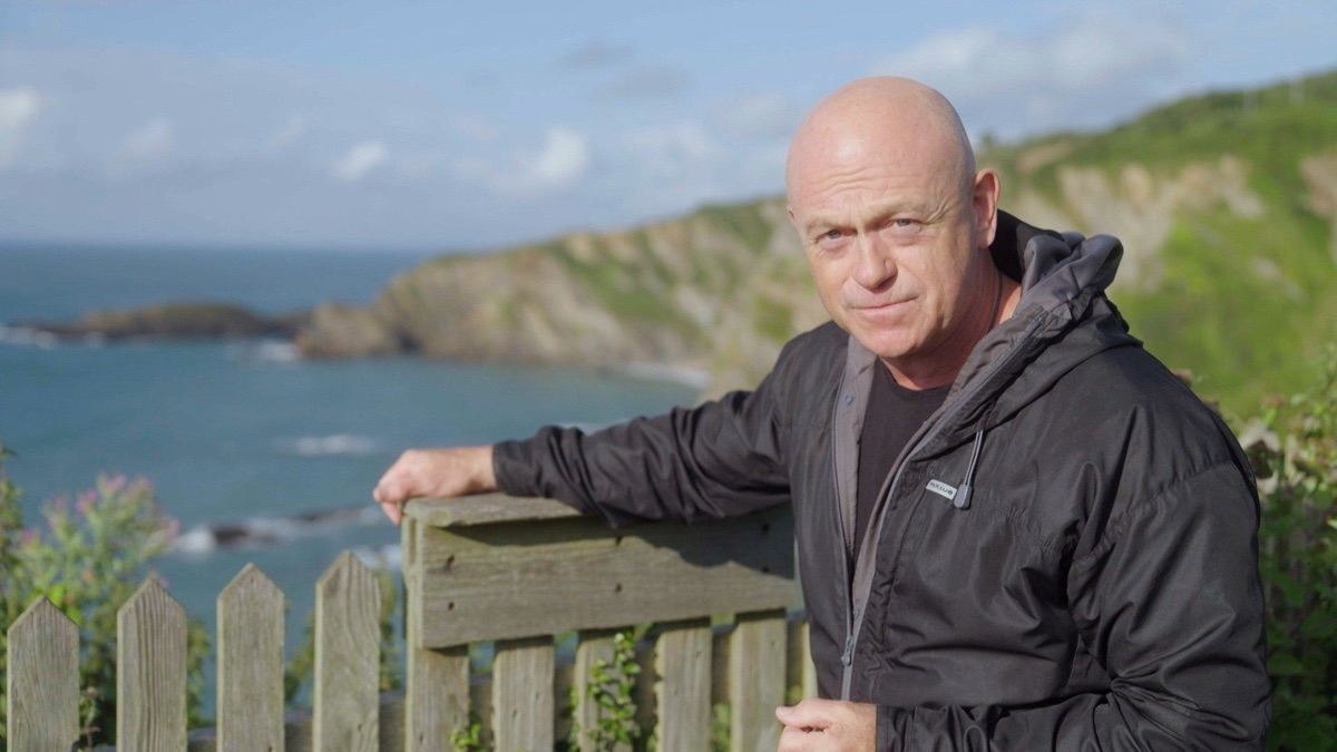 Slaver Ship Secrets – Ross Kemp: Shipwreck Treasure Hunter (Season 1 ...
