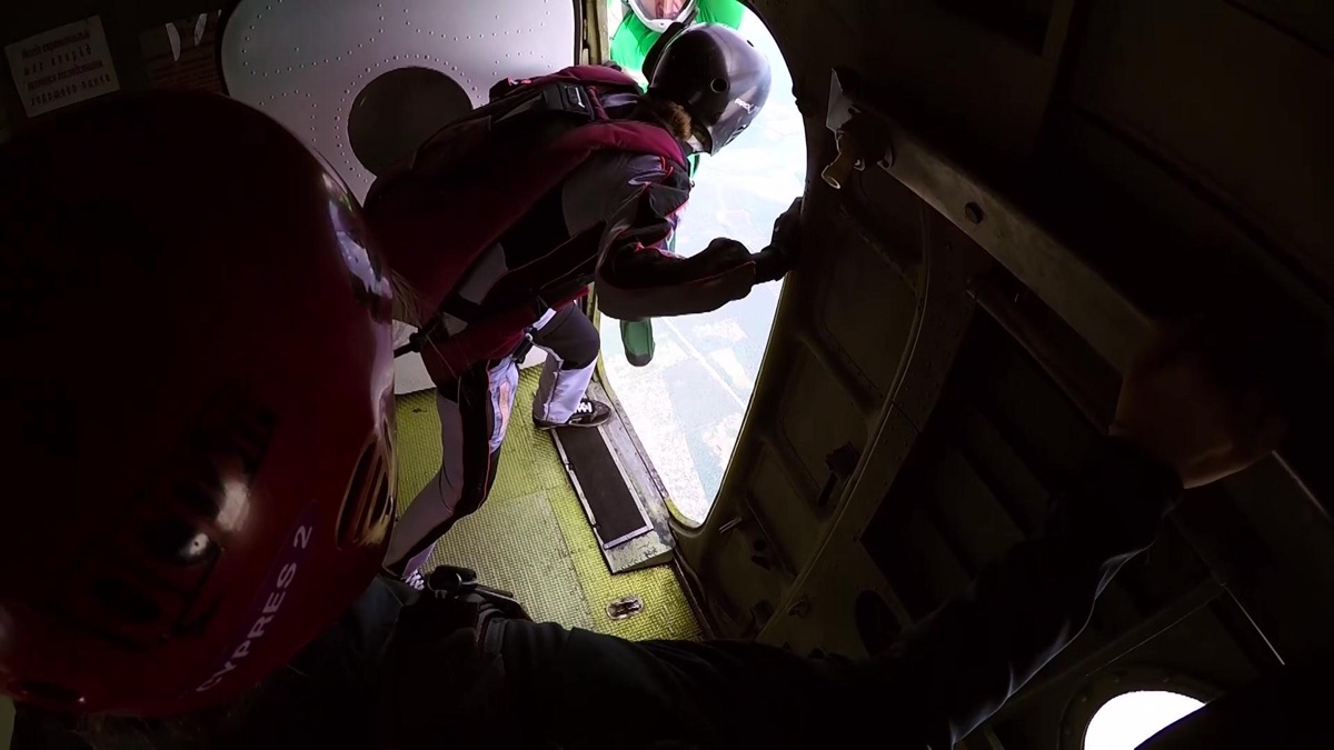 Top 10 Extreme Jobs - Job Jams Countdown (Season 1, Episode 3) - Apple TV