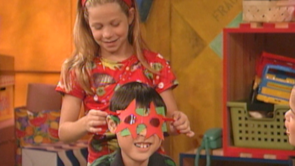 Rainbow Colors - Out of the Box (Season 2, Episode 29) - Apple TV