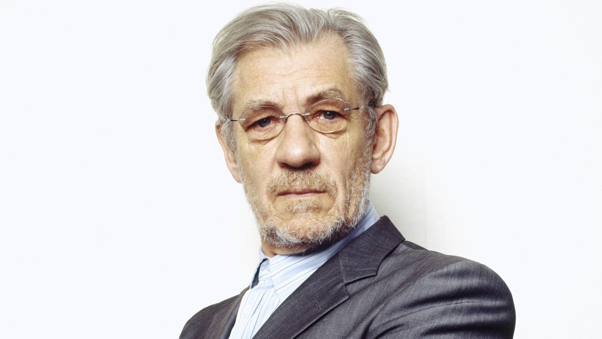 Ian Mckellen - Extras (Season 2, Episode 5) - Apple TV