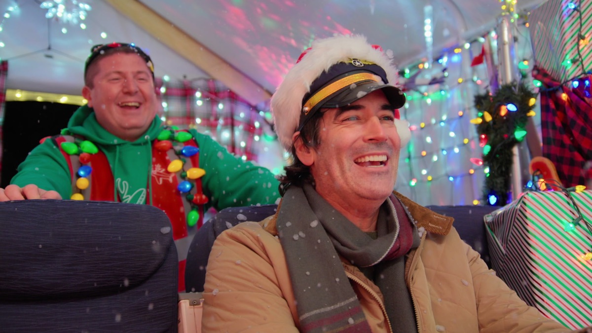 Episode 2 – The Great Christmas Light Fight (Season 11, Episode 2 ...