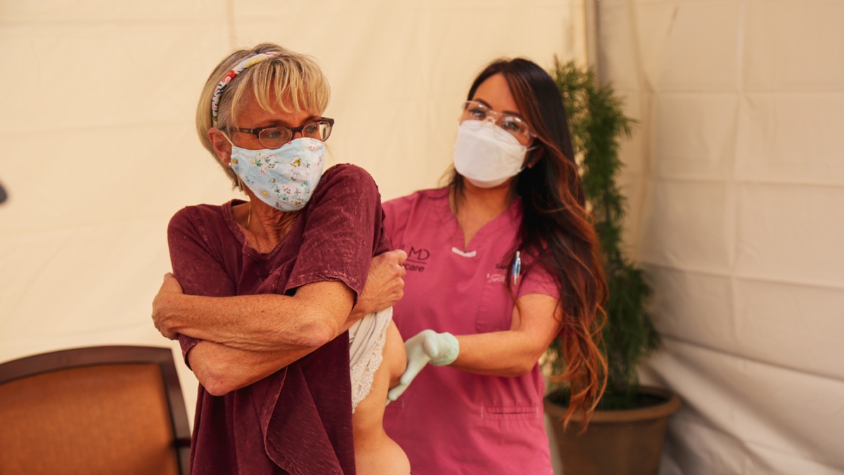 This is Zit: The Traveling Lipoma - Dr. Pimple Popper: This Is Zit ...