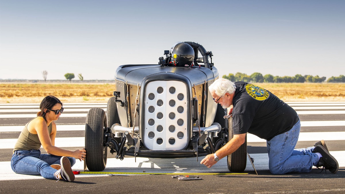 Land Speed Field Test - Hot Rod Garage (Series 11, Episode 8) - Apple ...