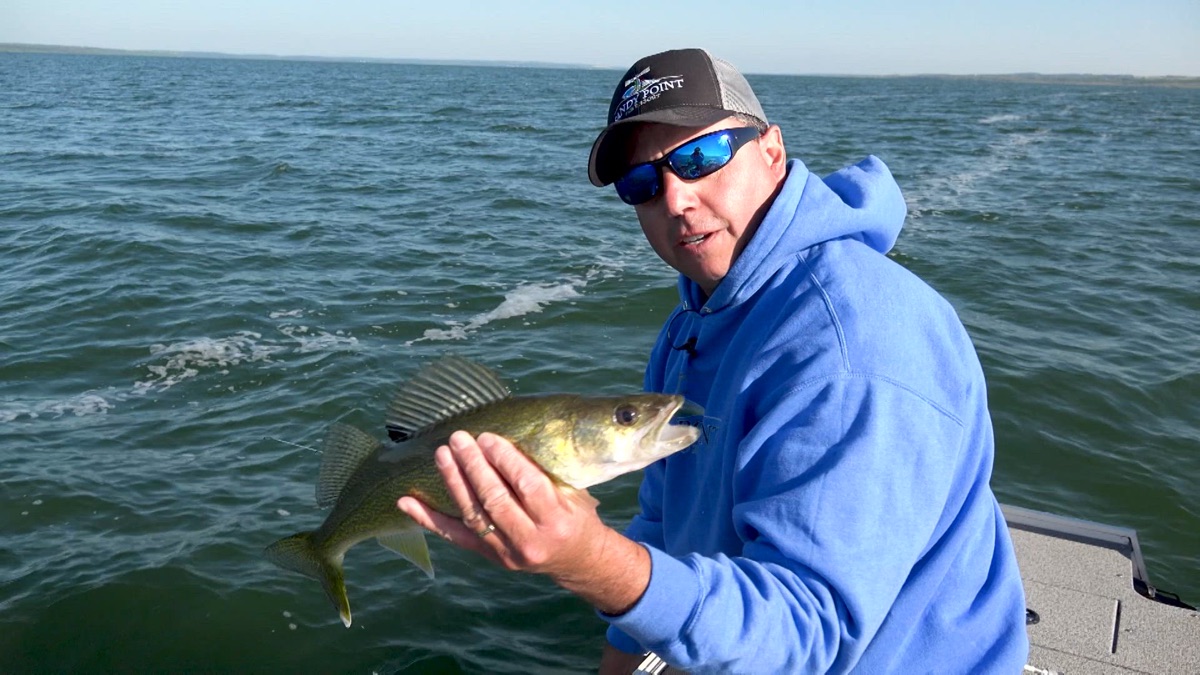 Walleye structure - Fishing the Wild West (Season 4, Episode 6) - Apple TV