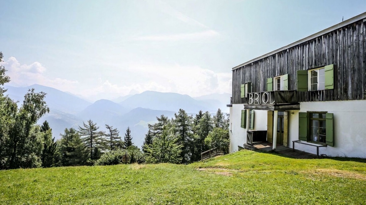 ‎Briol – The World's Most Remote Hotels (Season 1, Episode 2) - Apple ...