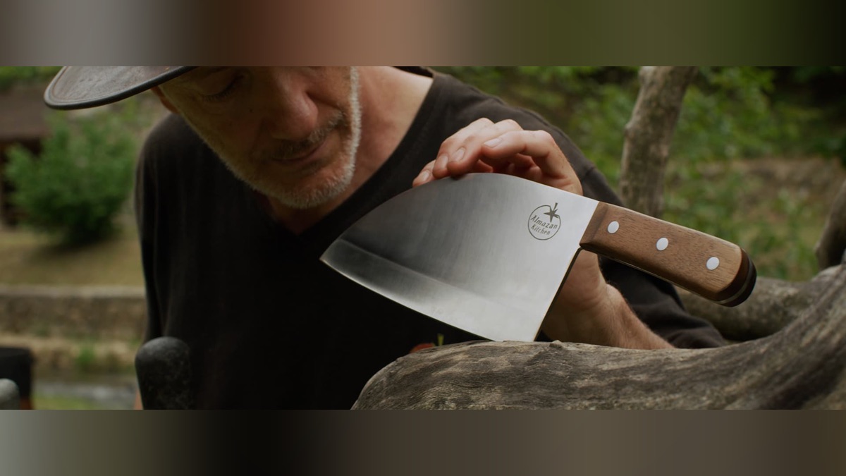 Almazan Kitchen | Apple TV (AU)