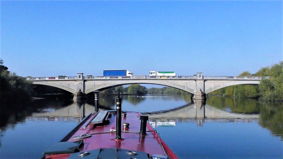 Travels by Narrowboat - Apple TV
