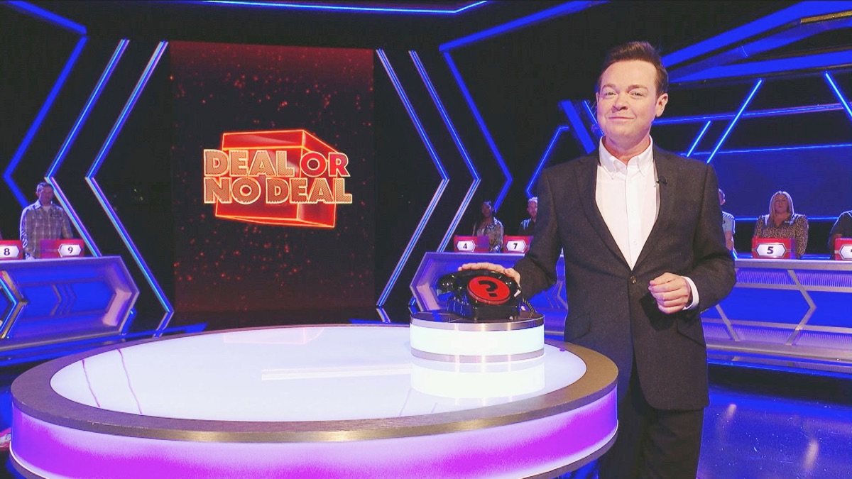 Episode 1 - Deal or No Deal (Series 1, Episode 1) - Apple TV (UK)