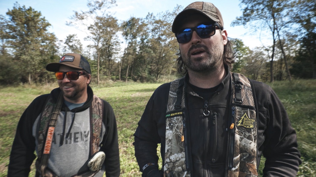 Buck-eye Bucks - Part 1 - HeadHunters TV (Season 13, Episode 2) - Apple TV