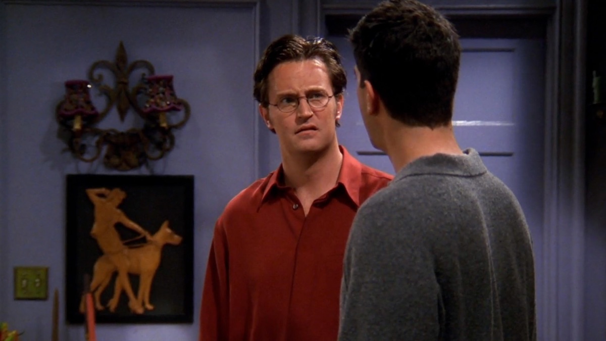 The One Where Chandler Doesn't Like Dogs - Friends (Series 7, Episode 8 ...