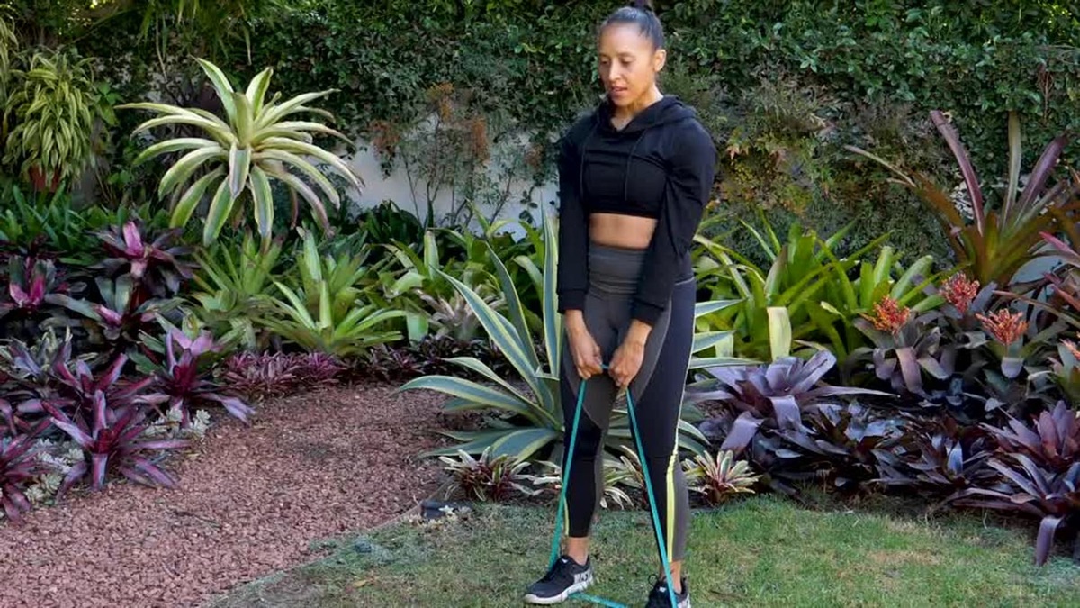 12 Min Full Body Burn With Bands - Total Body Tone & Burn (Season 1 ...