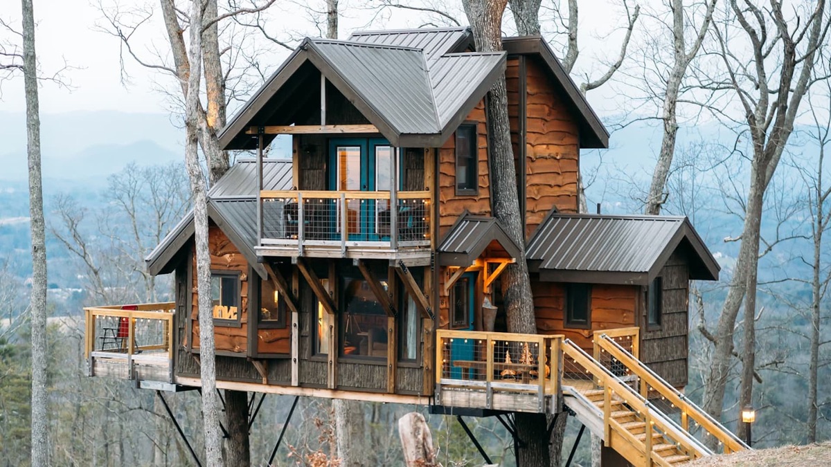 ‎Tiny Life in the Trees & Life on Wheels – Tiny BNB (Season 1, Episode ...