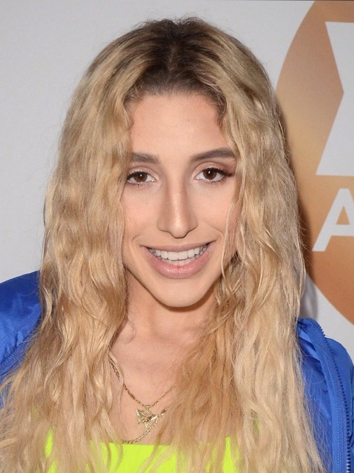 Films et séries avec Abella Danger – Apple TV (FR)