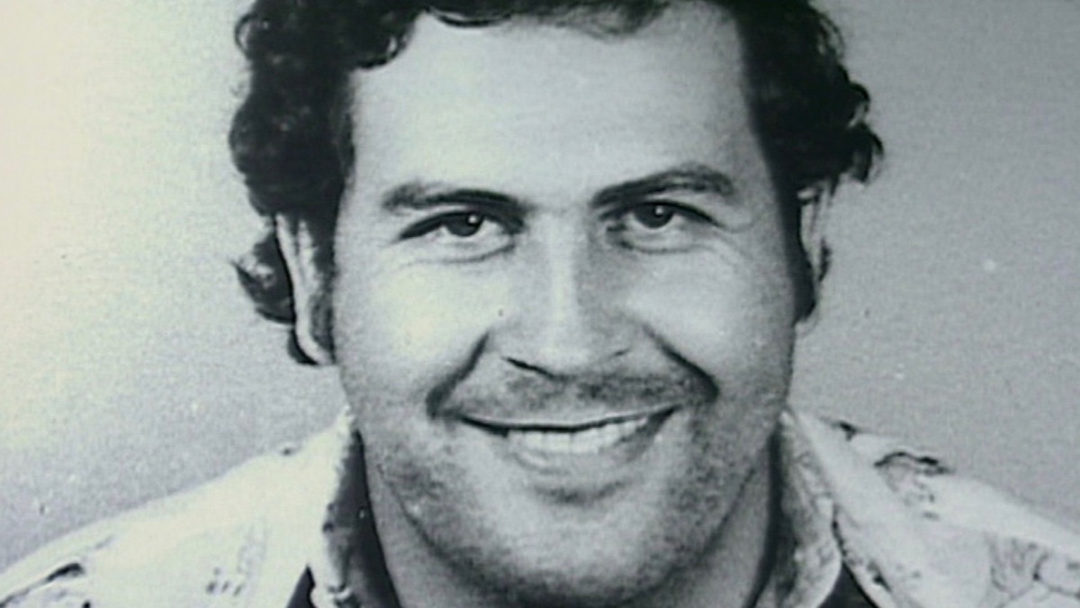 Pablo Escobar – Mugshots (Season 1, Episode 39) - Apple TV (AU)