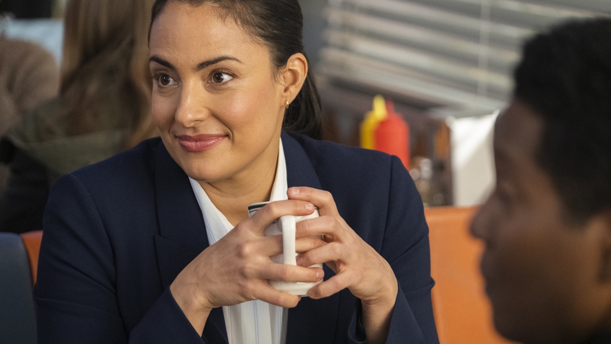 ‎Lone Wolf - Resident Alien (Series 3, Episode 1) - Apple TV (BR)