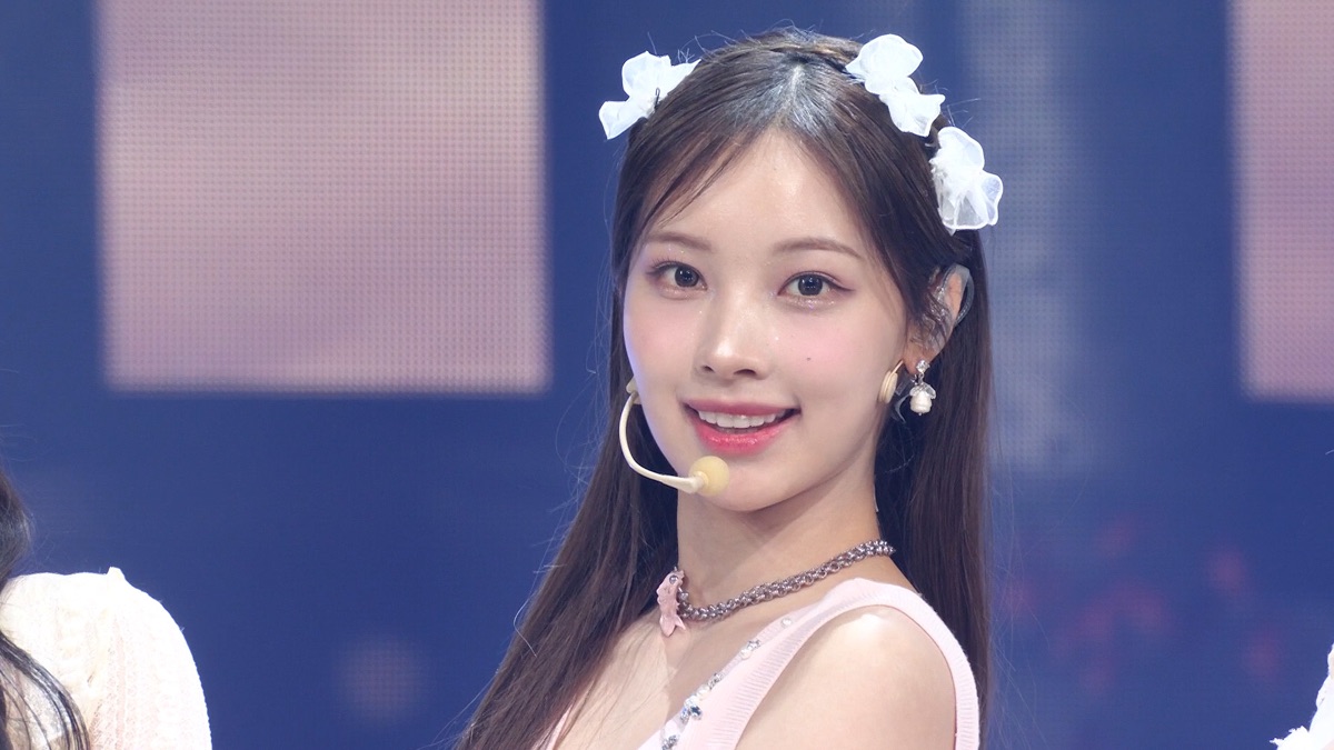 Music Bank K-Chart - Music Bank (Season 1, Episode 1202) - Apple TV