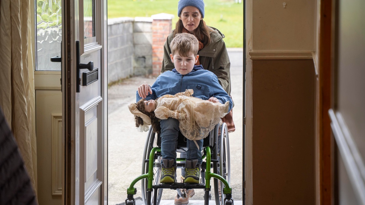 Episode 3 - The House Across the Street (Season 1, Episode 3) - Apple TV