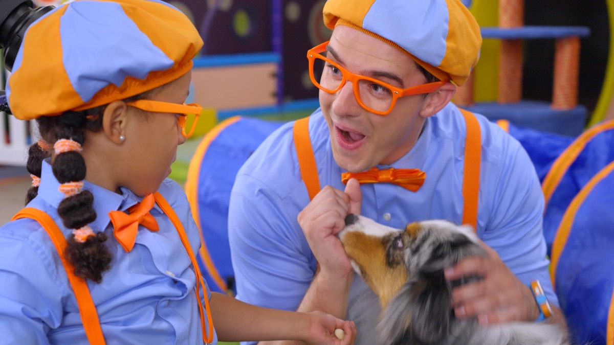 ‎Dog Tricks - Blippi's Ultimate Playdates (Series 2, Episode 2) - Apple ...