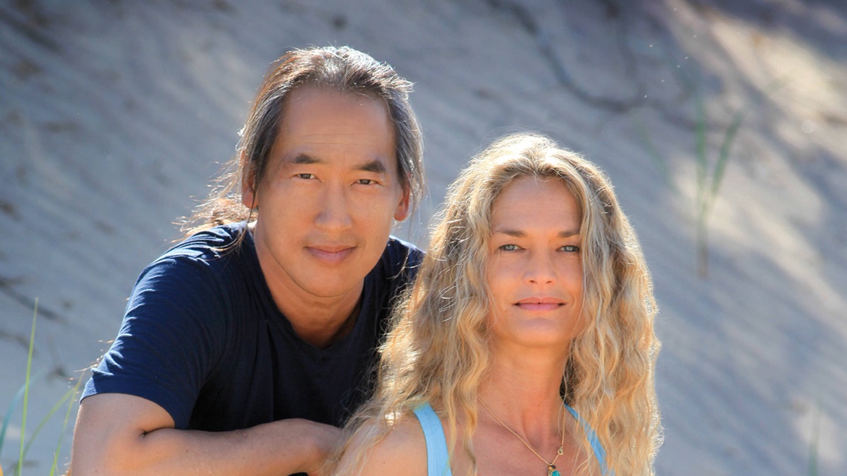 Rodney Yee‘s A.M. & P.M. Yoga for Beginners - Apple TV