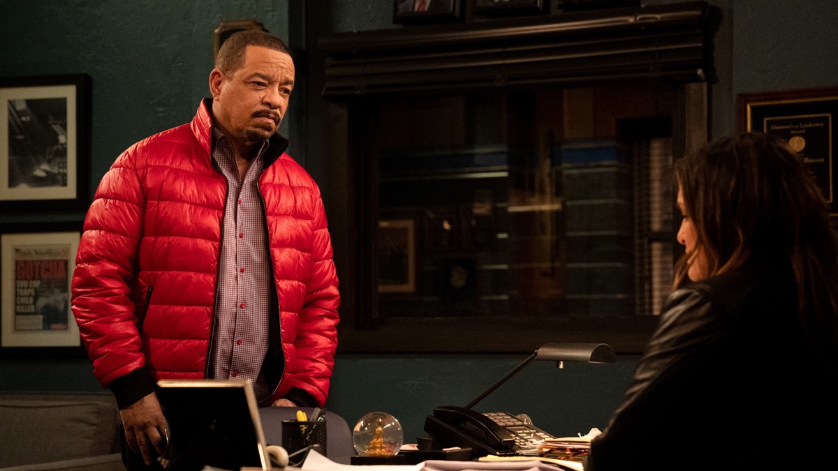 ‎Engatusados en el Moulin - Law & Order: Special Victims Unit ...