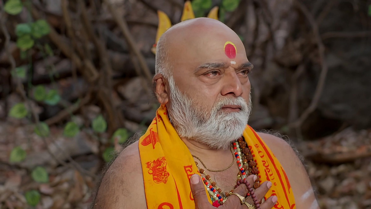 A Priest Alerts Panchami - Naga Panchami (Season 1, Episode 330) - Apple TV