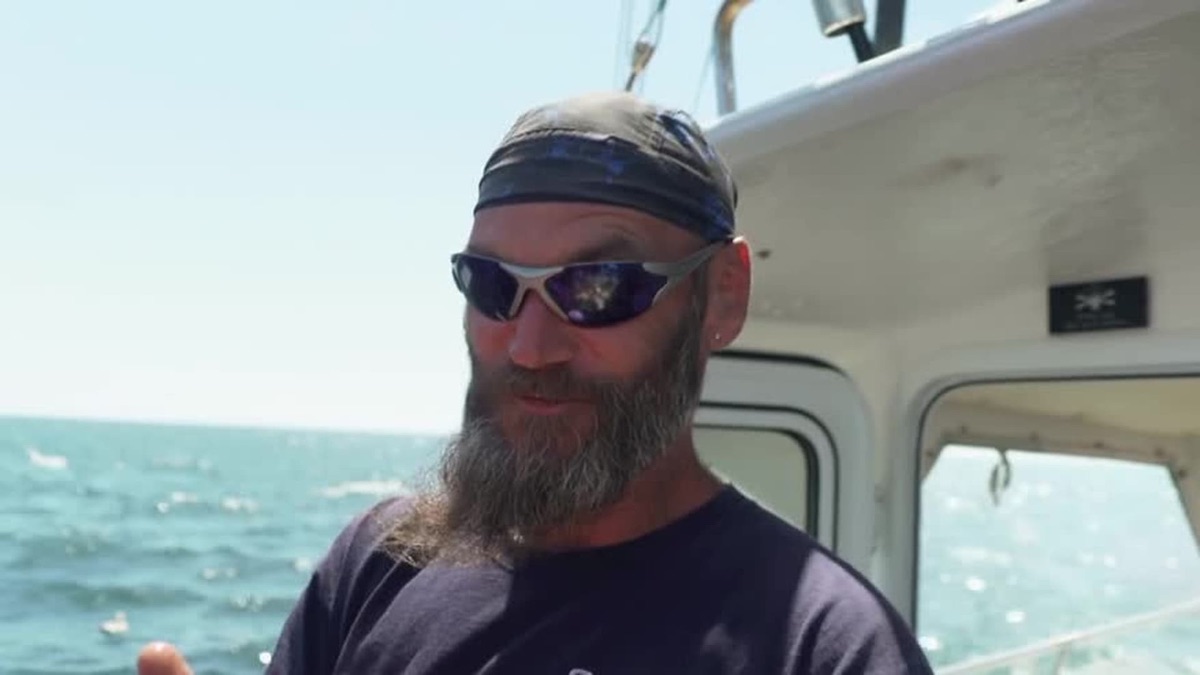 Des yeux de merlan frit - Fishing the Wild (saison 1, épisode 12 ...