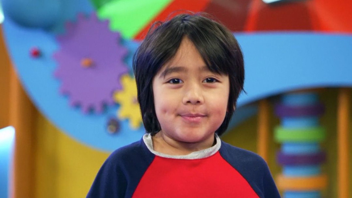 Ryan's Kickin' Playdate / Ryan's Viral Playdate - Ryan's Mystery Playdate (Season 1, Episode 1 ...